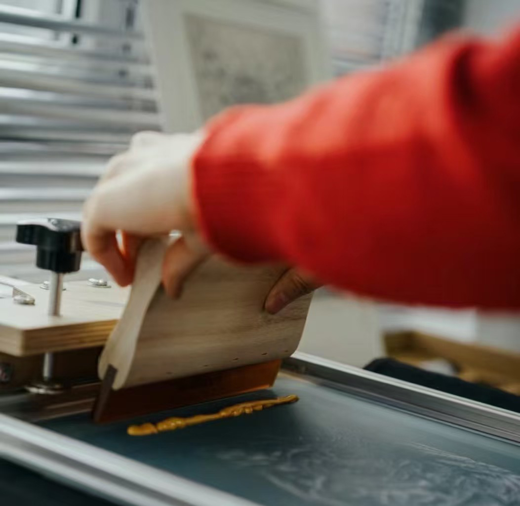 Squeegee Silkscreen: Mastering the Art of Screen Printing